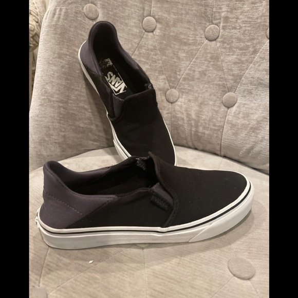 Vans | Shoes | Vans 72356 Black Classic Slip On Shoes Low Top Women Sz 65 Compromised Back ...